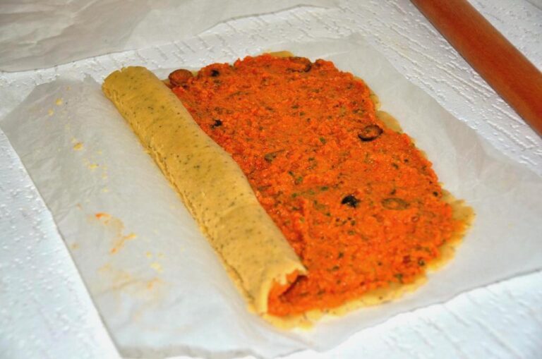 Rulouri mini-pizza - Acasă la Daniela
